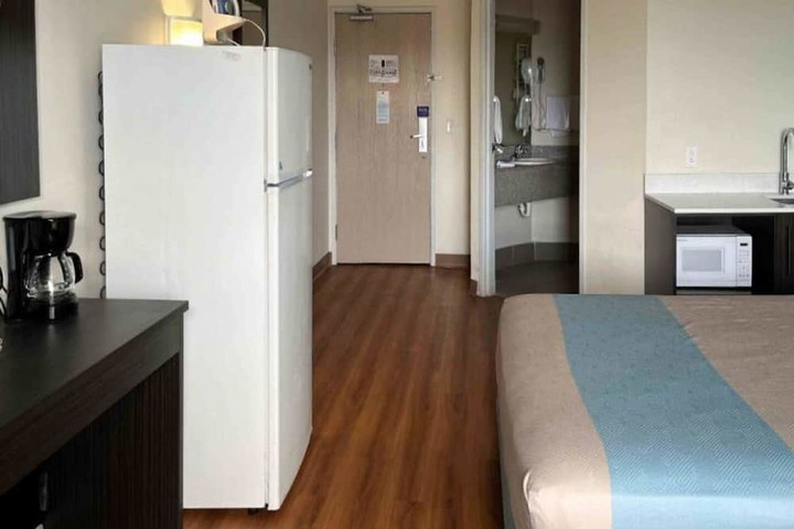1 King Bed|mobility|tub|nsmk|kitchen - Las Cruces, NM