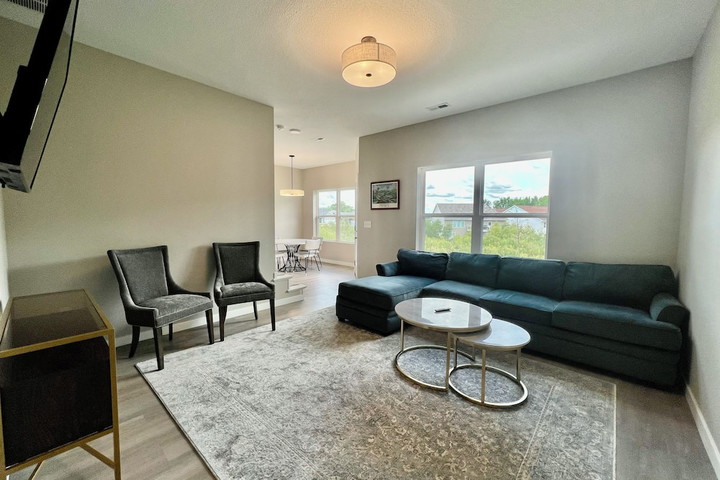 Spectacular Cedar Falls Townhome! - Waterloo, IA