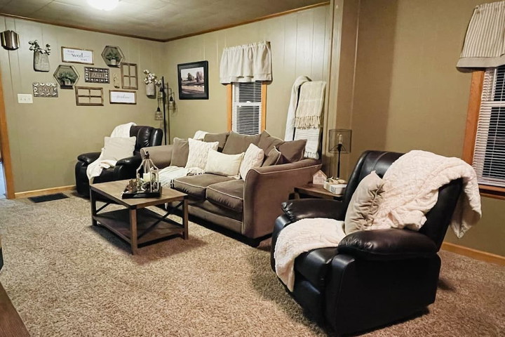 White Oak Cottage And Wi-fi!! Enjoy A Fall Getaway In Our Country Cottage! - Illinois