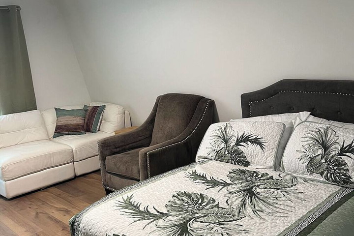 River Chalet 2 Bedroom 2 Bath, Hot Tub And Cool Tub, Just 3 Min To Downtown - Fort Myers, FL