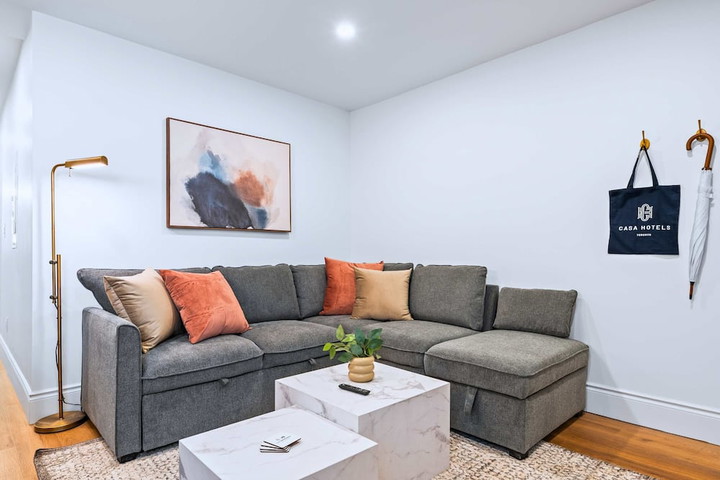 The Gerrard | Modern New Walkable City Stay - Toronto, ON