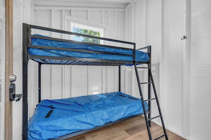 Riverfront Camping Pod, W/ Bath House, Close To Dt - Piedmont, SC