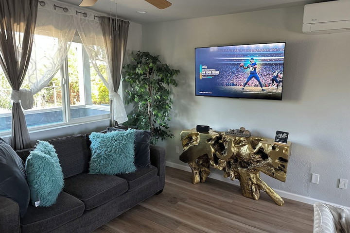 Cozy, Stylish 2br/2ba Getaway With All The Comforts Of Home - Vallejo, CA