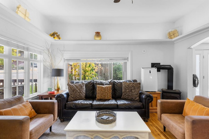 Main Level Haven | Steps From The Hot Springs | Sleeps 9 - Telluride, CO