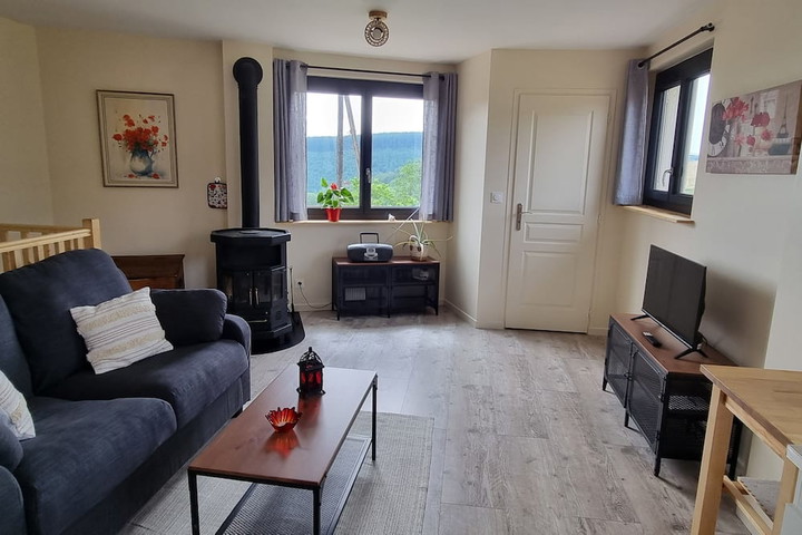 Quiet House In The Morvan With Beautiful View Of The Château De Ménessaire. - Lac des Settons