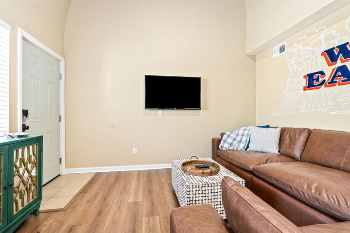 New Bluebird Game Day Condo! - Auburn, AL
