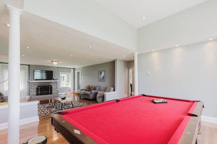 Private Riverfront Estate | Pool  Hot Tub  Bbq - Buffalo