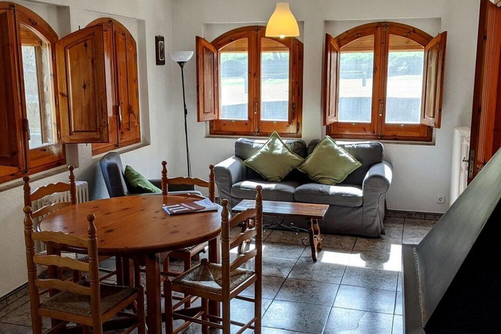 Maison De Campagne 'Mas El Carrer - Baixos' Avec Vue Montagne, Piscine Partagée Et Wi-fi - Santa Pau