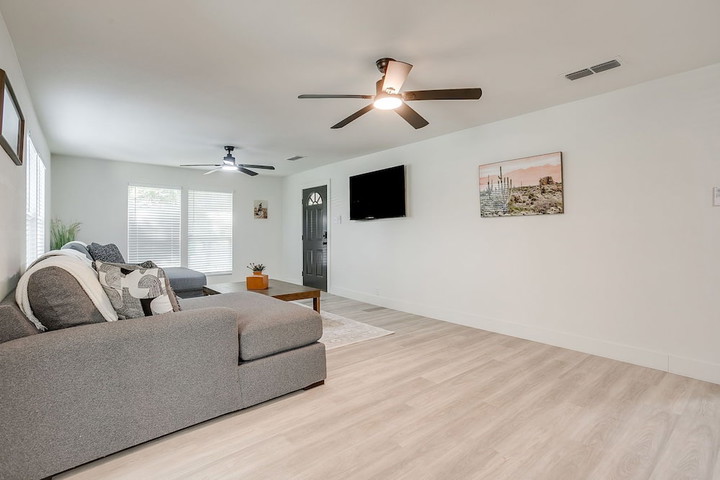4br · Sleeps 9 · Walk To Tarleton · Fenced Yard - Stephenville, TX