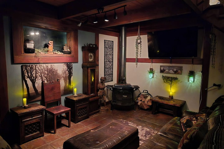Scenic Getaway - Rustic Cabin - Mountain Ridge - Wrightwood, CA