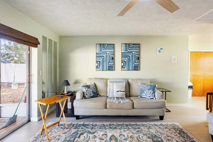 Serene 2-bedroom House With Ac In Charming Palm Harbor - Palm Harbor, FL