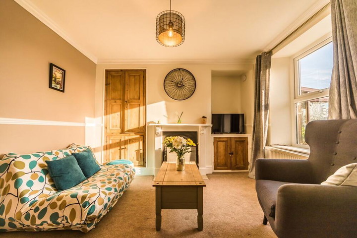 Hillside Cottage In Matlock, No Deposit - Matlock Dale