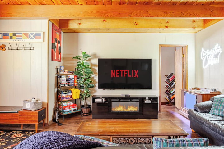 Lake Arrowhead Cabin  Hot Tub  Outdoor Movies - Lake Gregory Regional Park, CA