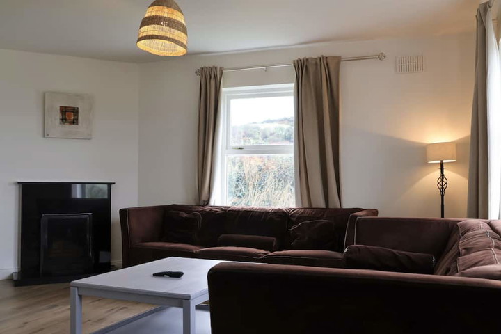 Doolin Village L06 - A Two-story Lodge That Sleeps 6 Guests In 3 Bedrooms - Doolin