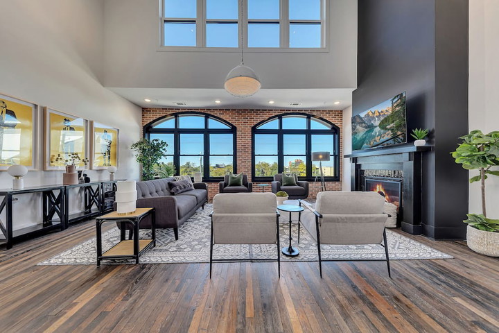 The Otis Boutique Hotel, Sleeps 48 - Atlanta, GA