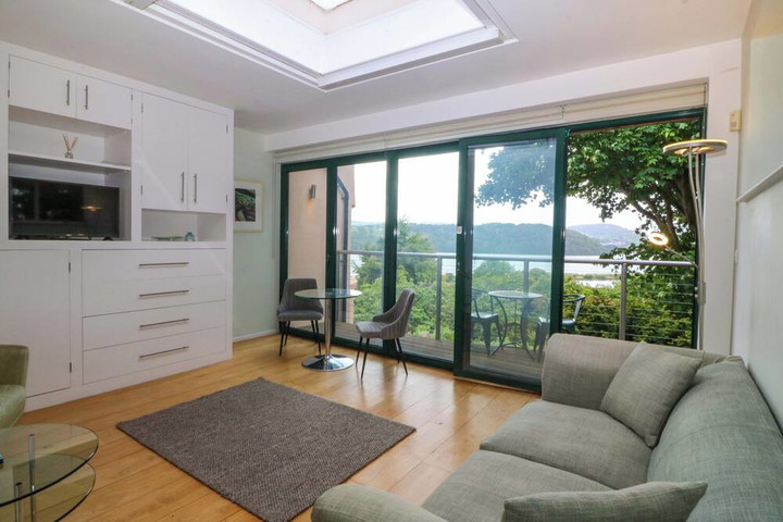 The Treehouse, Pet Friendly In Llansanffraid Glan Conwy - Colwyn Bay