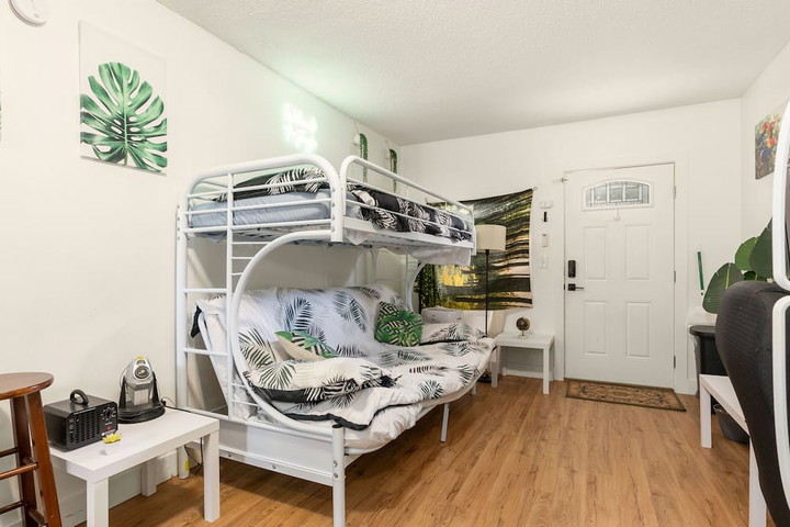 New Jungle Vibes Theme, Your Own Unit B - Federal Way, WA