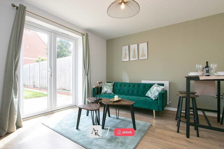 Ar Properties Short Lets Colchester | 2 Bdr House | Free Parking - Colchester