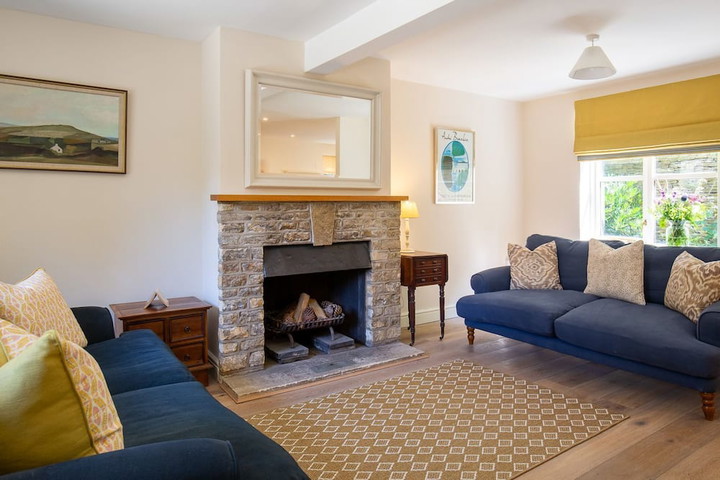 Woodland Cottage - Temple Guiting, Dog Friendly - Winchcombe