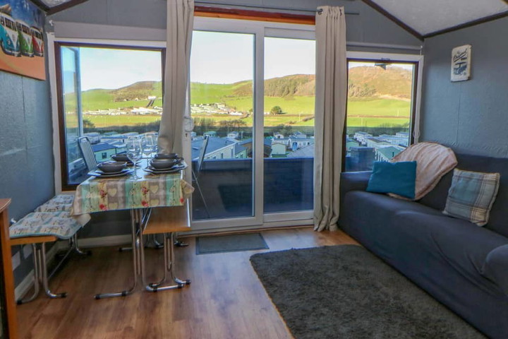 Captain's Cabin, Pet Friendly, Country Holiday Cottage In Aberystwyth - Borth