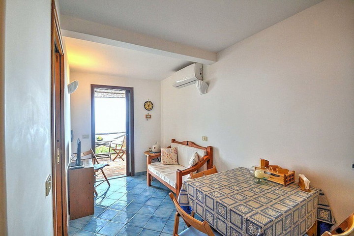 Casa Chicca: A Graceful Cottage Built On The Sloping Cliff In Front Of The Sea, With Free Wi-fi. - Praiano