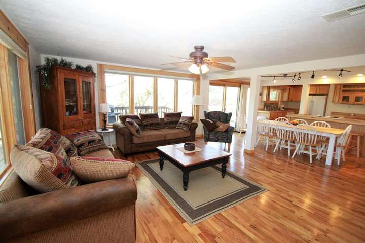 Great Cabin With Ac! Walk To Town, Wifi, 2 King Masters, Fireplace, Great Views - Estes Park, CO