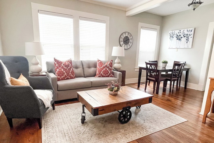 Kalmia Suite A - Centrally Located Downtown - Laurel, MS