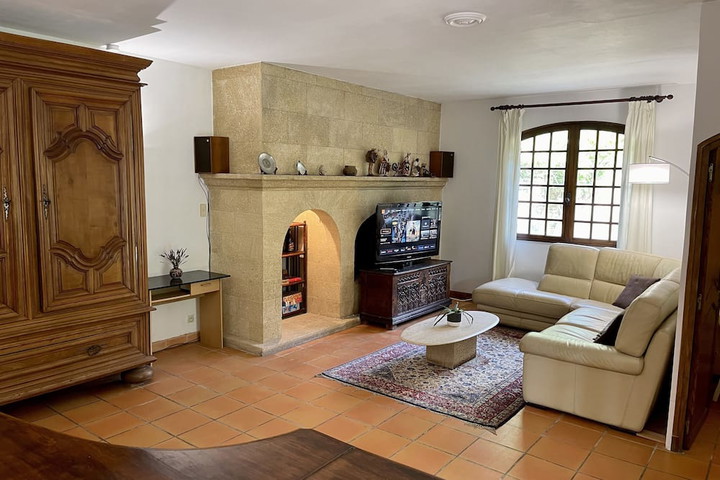 Rez-de-jardin Indépendant D'une Villa Traditionnelle En Provence    128m2 - Gardanne
