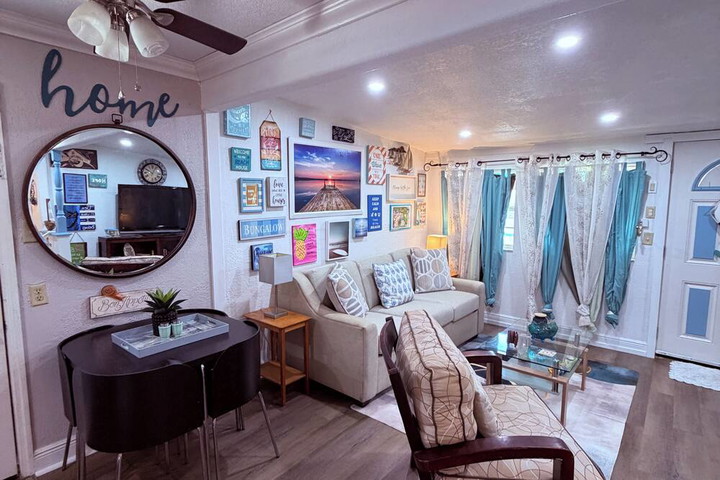 Good Location / Good People And Good Vibes Only - Weeki Wachee, FL