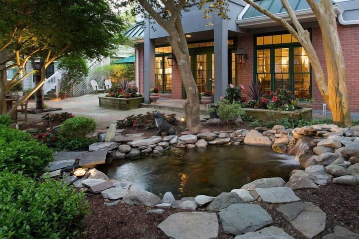 Scenic King Room | Garden Views & Easy Access - Dewey Beach, DE