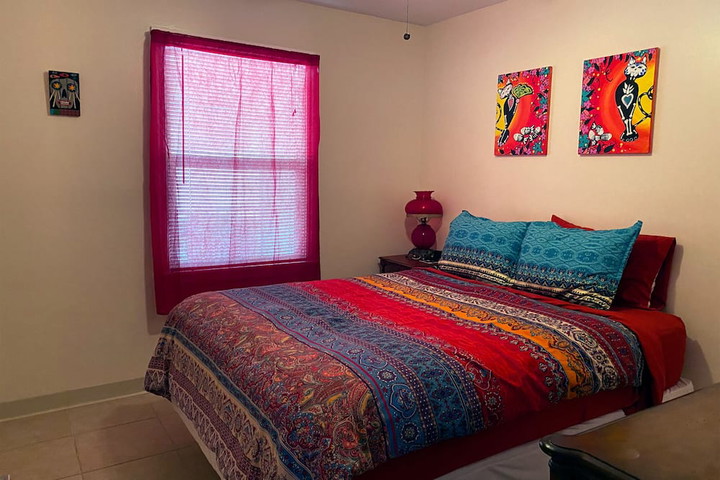 Two-bedroom House In Peaceful St Pete Neighborhood - Treasure Island, FL