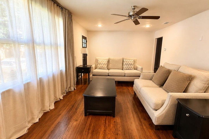 Spacious 4br Home · Open Kitchen-dining · Covered Patio · Sleeps 8 - Garland, TX