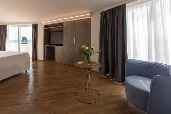 Stylish Bedroom Steps From Acitrezza Beach  Enjoy Stunning Sunrises - Acireale