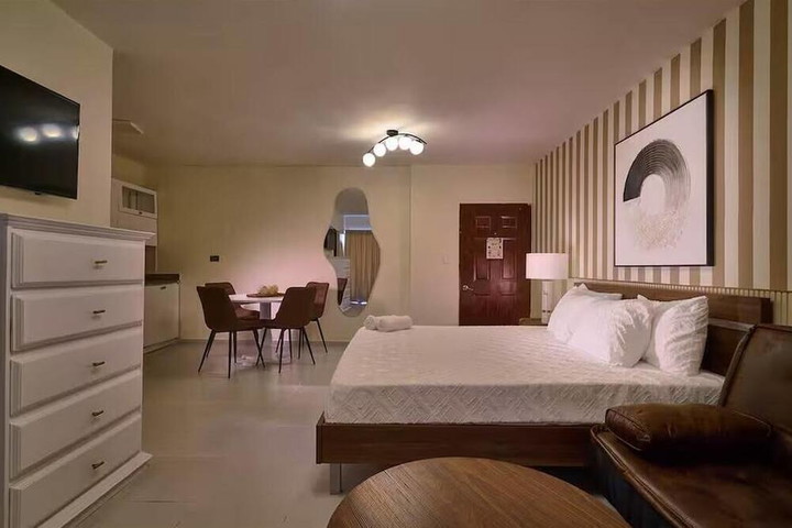 Chic King Suite  Bright  Private Balcony - Dominican Republic