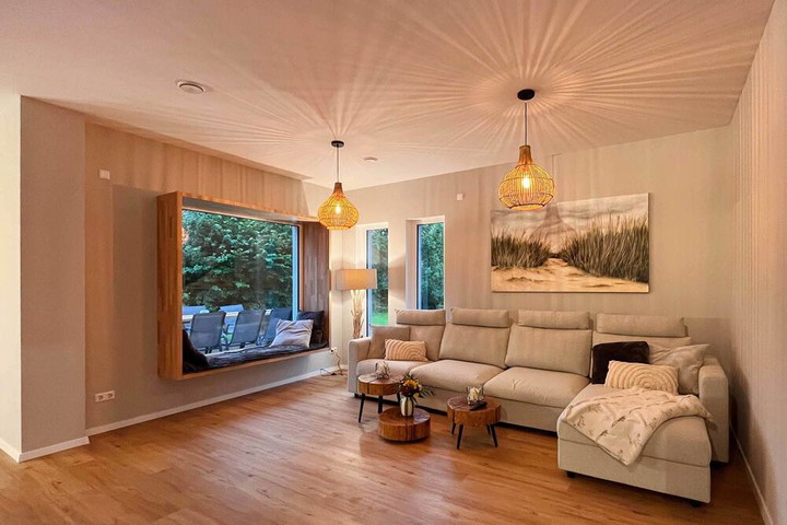 Modern Natural Idyll: Spacious Vacation Home Near The Karnin Lift Bridge For 10 Guests. - Anklam