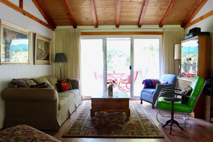 Charming Waterfront Summer Cottage On Bay Of Quinte (*New Docks*) - Prince Edward