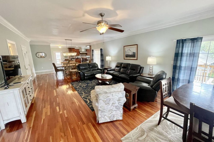 Sand Castle, 9 Bedroom,6 1/2 Bath,sleep 26,  Pool, Hottub, Elevator, Beach Close - North Carolina