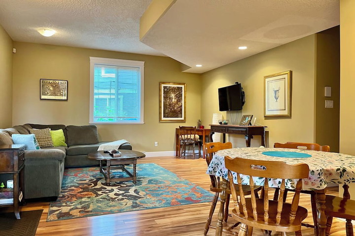 Garden Oasis In Victoria's Golf And Tennis Resort - Langford