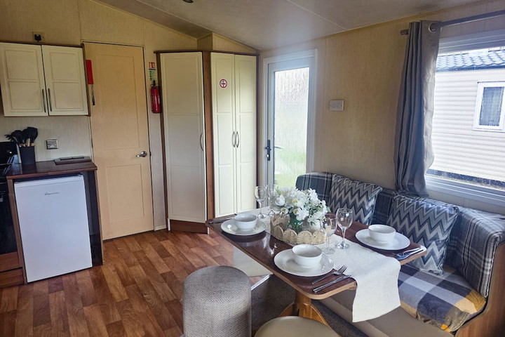 Caravan 1 At Blackmoor Farm Near Tenby, Pet Friendly In Kilgetty - Narberth