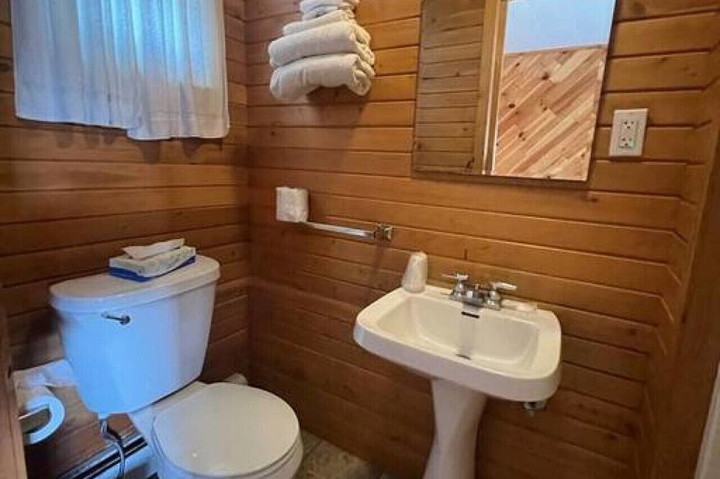 Lyons In Onaway - 1 Full Bed - Room 5 - Sleeps 2 - Michigan
