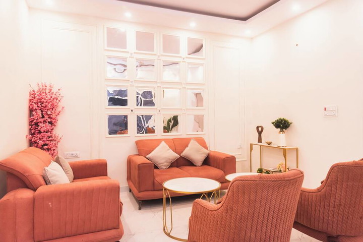 Cozy 4-bedroom Cottage In Enchanting Gurugram With Ac,swimming Pool,open Bar,dj - 