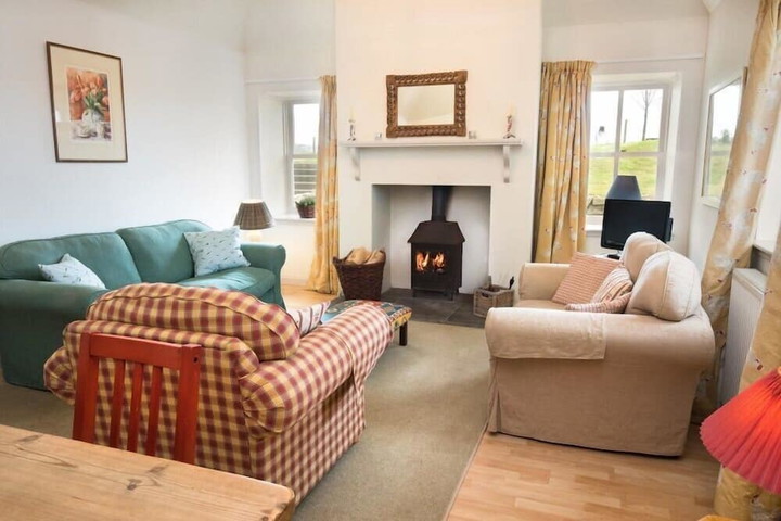 Gardener's Cottage, Pet Friendly, With Open Fire In Elgin - Elgin