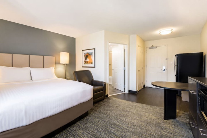 Blue Way Inn Extended Bloomington Airport- Queen Studio Suites Kitchenette Ns - Bloomington, MN