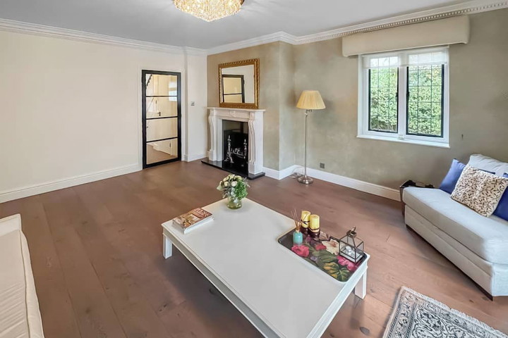 3 Bedroom Accommodation In Purley, Croydon - London, UK