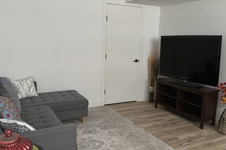 Cozy Basement Suit In Rosewood Near Costco, Saskatoon - Saskatoon