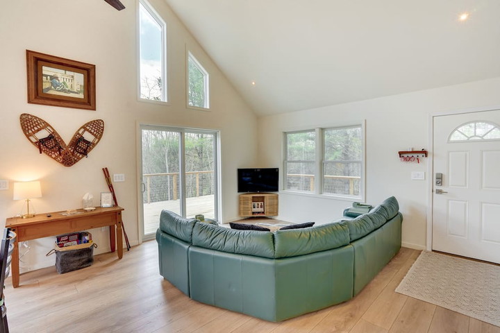 Sleepy Hollow Lake Home W/ Deck, Pool Access! - Hudson, NY