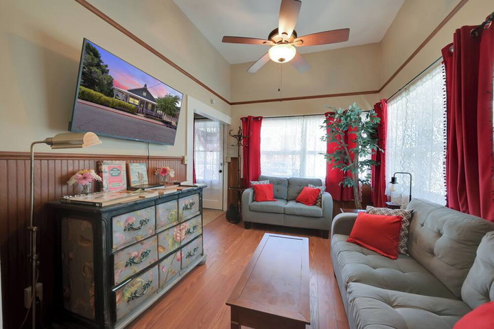 Bethanys - Charming 4-bedroom Historic Home In Downtown Jackson - Sutter Creek, CA