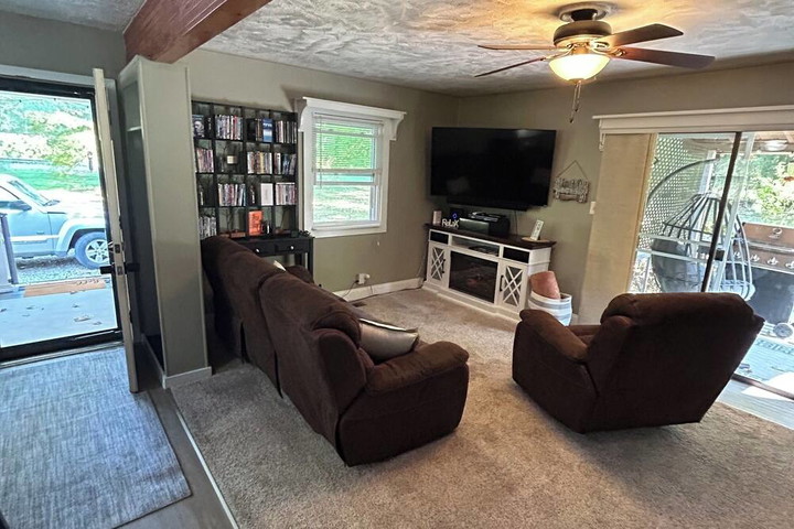 Creekside Cottage - Charming 3-bedroom Cottage In Bellville - Ohio