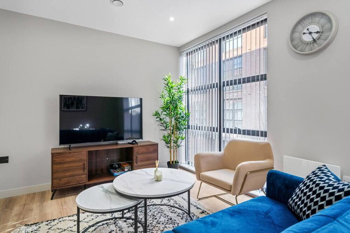 Luxury Living | City Views | Spacious | Parking | - Birmingham