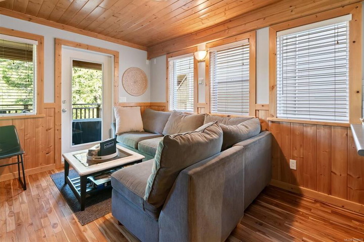 Views! Peaceful Cabin On Spring Cove  Seas And Trees Cabin - Vancouver Island